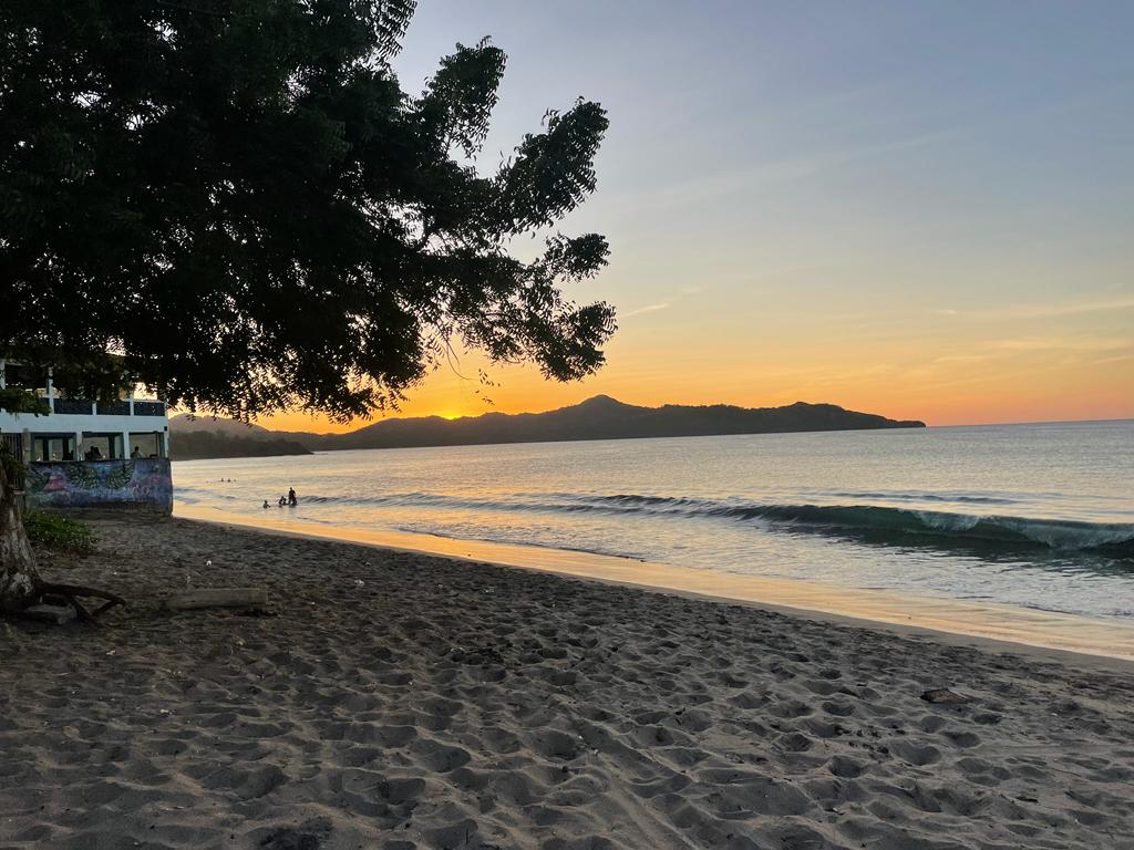 Autoridades tienen listos dos diseños en puente en la entrada a Brasilito